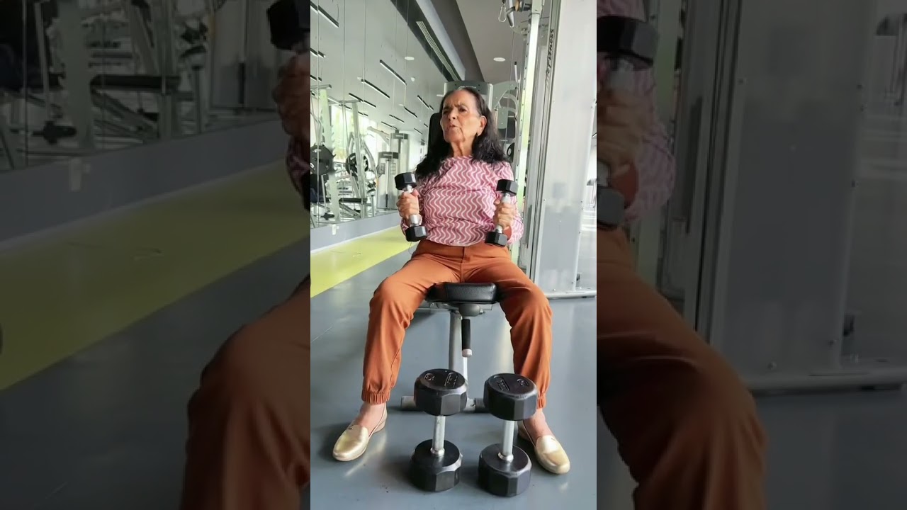 Tu abue en el Gym Vs tu abue en su casa 😂🫶 @latiamaryjane  👈🏻