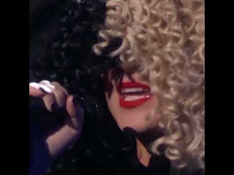 Sia performs “Unstoppable” live at the 2025 Breakthrough Prize Ceremony