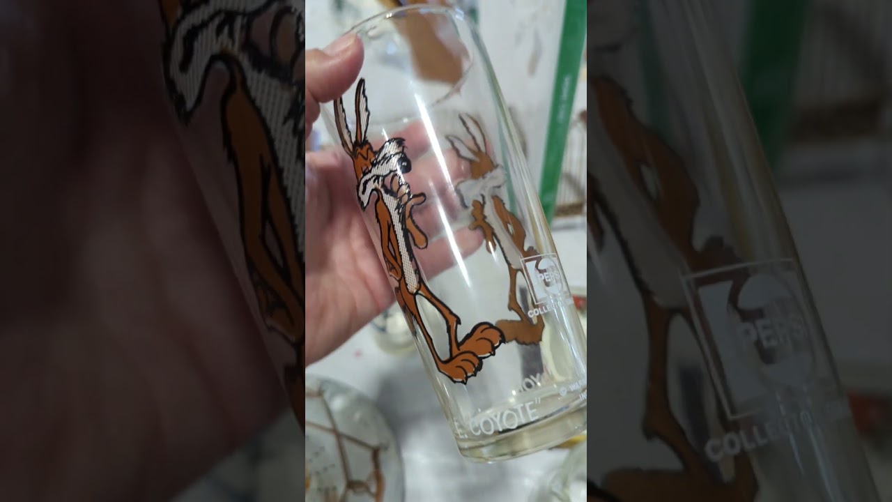 Roadrunner & Wile E. Coyote #cartoon #glassware #pepsi #1973 #character #looneytunes #youtube #like