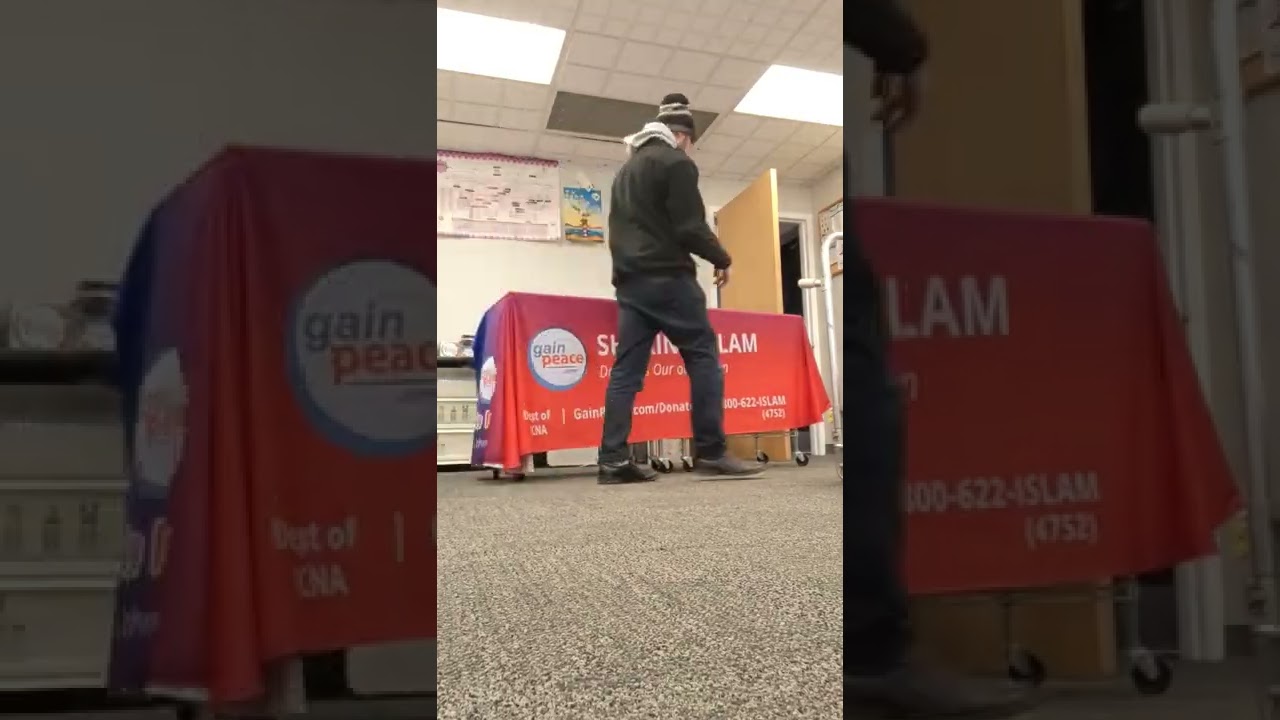 mobile Dawah table Chicago u0026 Imam Feysal reciting Quran Surah 73 Al