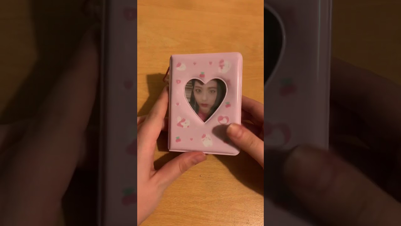 Sleeving Photocards #blackpink #jisooblackpink #jisoo #kpop #kpopphotocard