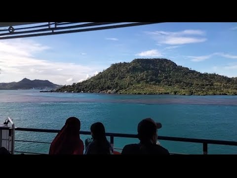KEINDAHAN PEMANDANGAN LAUT DAN PULAU-PULAU 🏝️ YANG SANGAT MENAJUPKAN