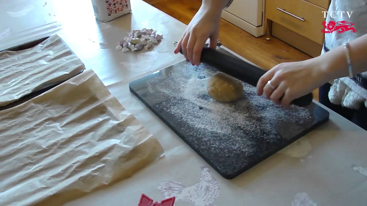 The Unmastered Art of Baking Christmas Biscuits