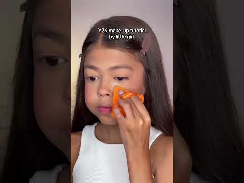 Y2K make-up tutorial by little girl 💕yes or or? #makeup #tutorial #makeuptutorial #girls
