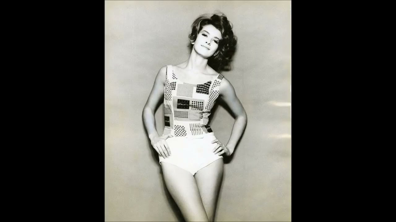 Rare and Gorgeous Vintage Photos of Martha Stewart as a Young Model From the 1960s