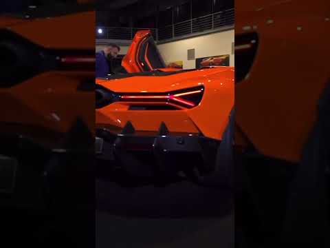 Lamborghini Revuelto