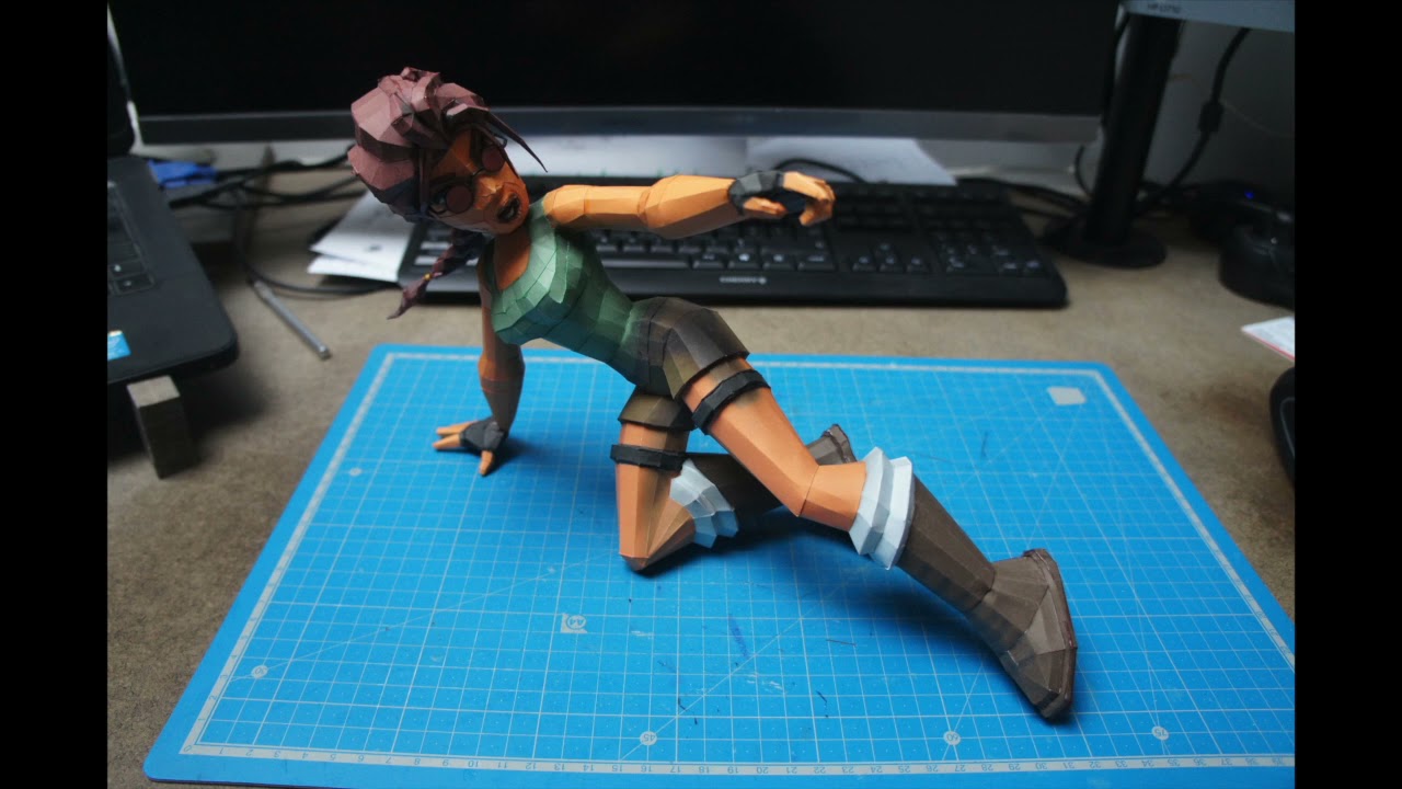 Lara Croft Chibi - Papercraft Stop Motion