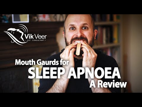 A sleep doctor tries to use snoring mouth guards / Mandibular Advancement Devices