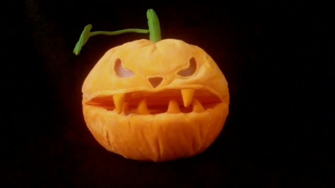 Review of cool Strudelboy EerieScary Jack-O-Lantern Pumpkin Amazon Exclusive.