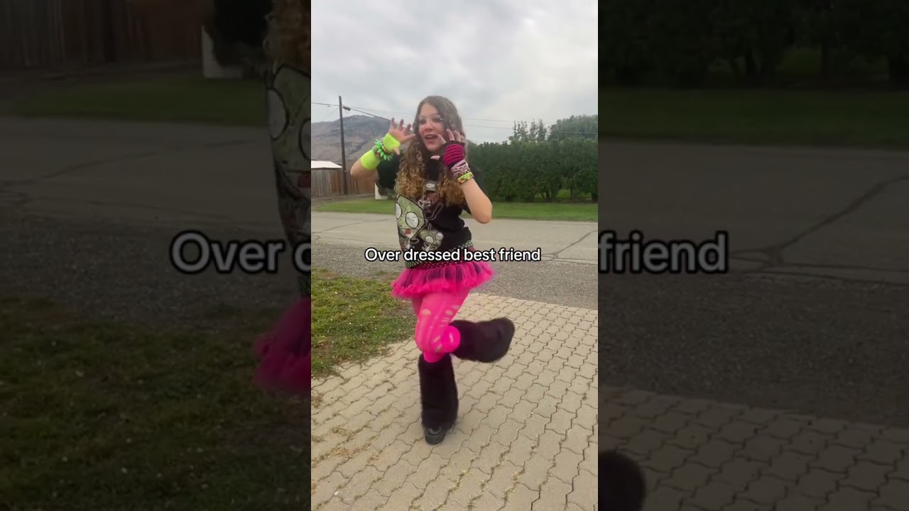 credits: @thatgirlwith.curlyhair #syris #emo #scenegirl #rawrxd #2000semo #scenekid #scenecore