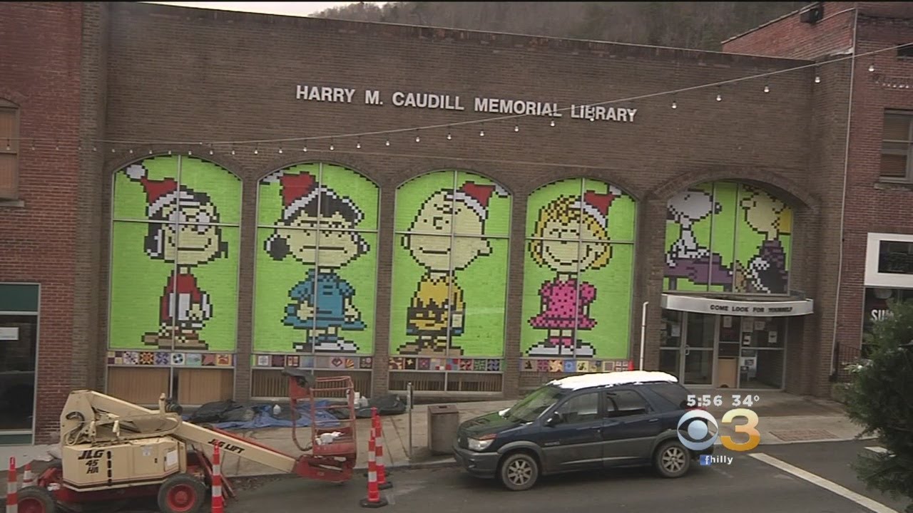 Teacher Creates Incredible 'Peanuts'-Themed Post-It Note Art