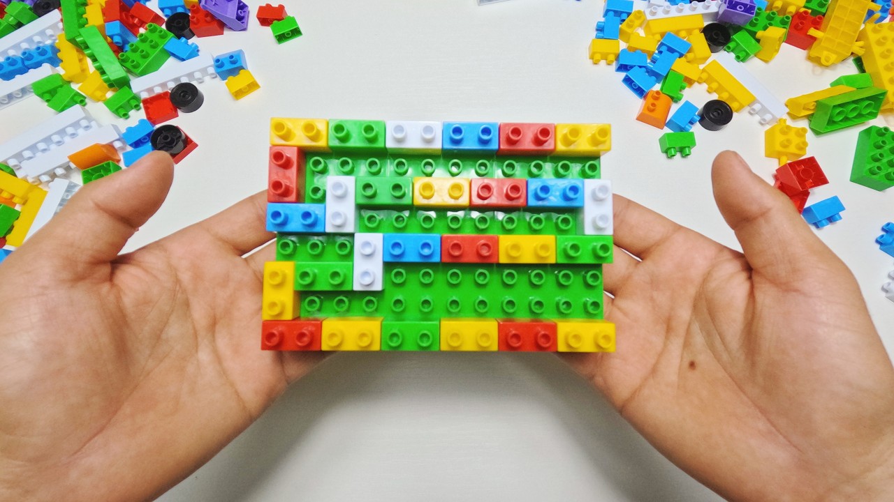Building a Colorful LEGO Pattern Step by Step 🎨