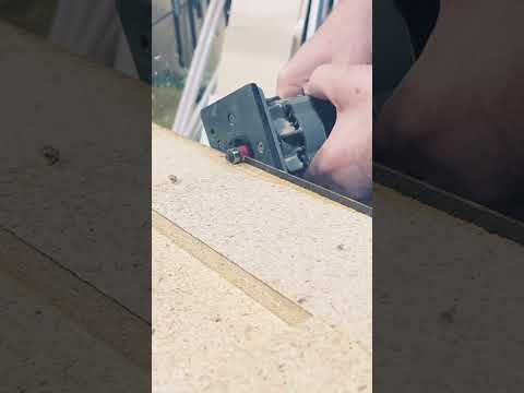 Laminate countertop router trimming