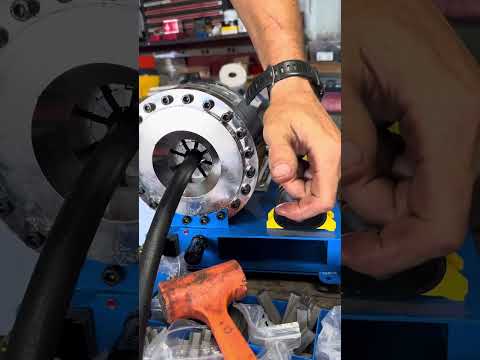 Demonstration crimping hydraulic lines with the manual Chinese crimp tool