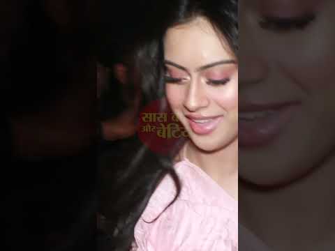 OMG! Ajay Devgn's daughter Nysa Devgn Never Before Seen Hot Look Arrives for Party😍📸