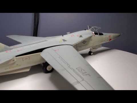 Hobbymaster  EF-111A Raven cherry 🍒  Bomb 💣  1/72 scale