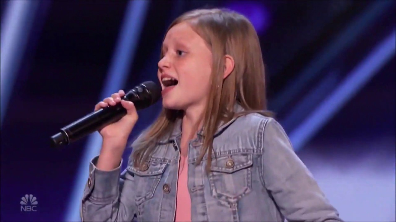 Simon lui dit qu’elle chante mal et arrête la représentation… Vous n ...