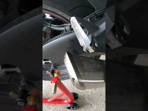 GSX S1000 stock exhaust vs Cat delete with dominator exhaust system.