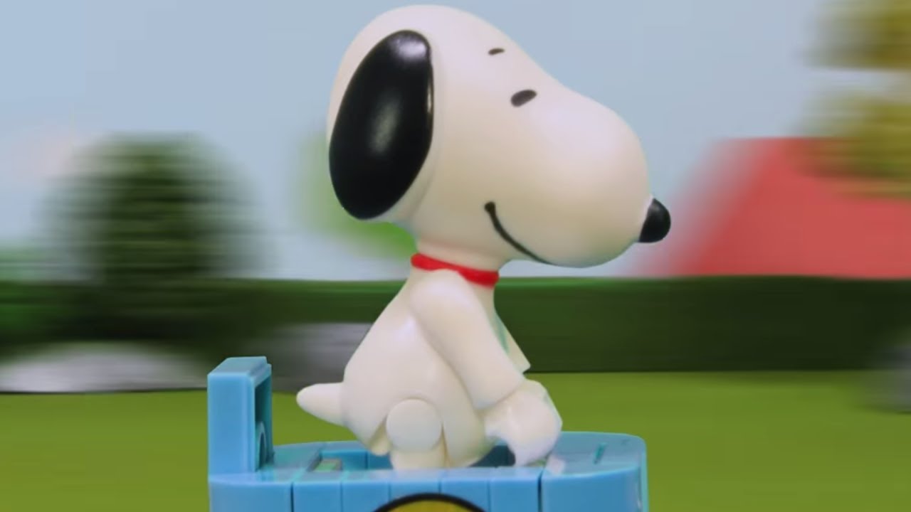Snoopy | Mailbox On Ice | BRAND NEW Peanuts Stop Motion | Videos For Kids | Snoopy Toys