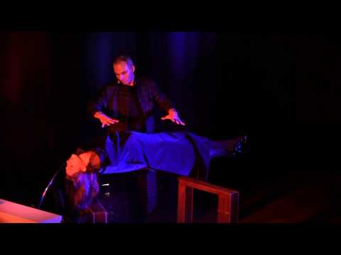 Das Original! Die Magic Dinner Show von Magier Ralf Gagel - Die schwebende Zuschauerin