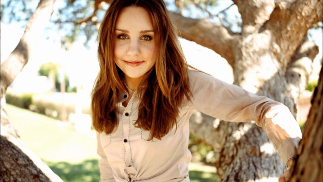 Amanda Bynes, 2  video slide show.   Patsy