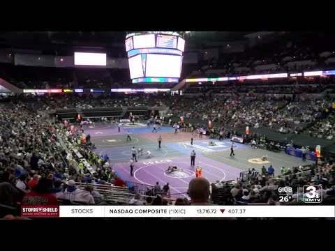 It's standing-room-only for 2022 NSAA state wrestling at CHI Health Center