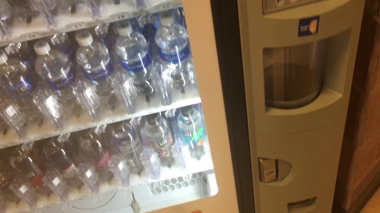 Dixie Narco DN 5800-4 vending machine water only