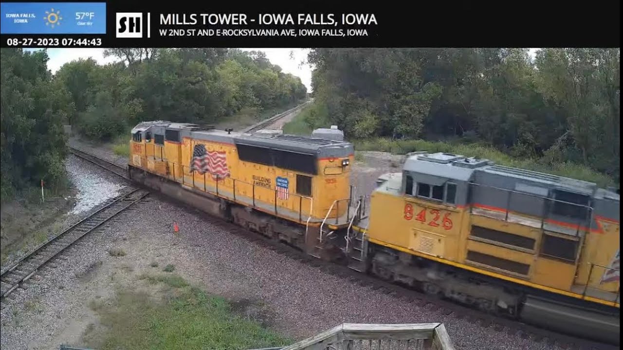 Mills Tower Live Railcam - US Webcams