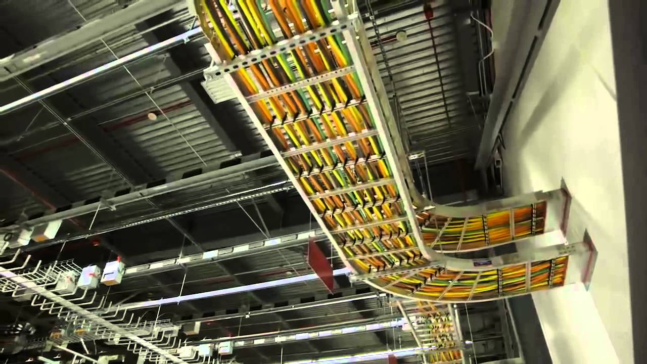 Inside a Google Data Centre - Hand's On Tour!