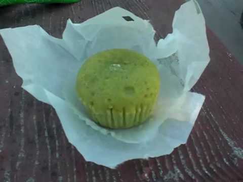 Japanese sweet Kokko – Parrots living in Japan