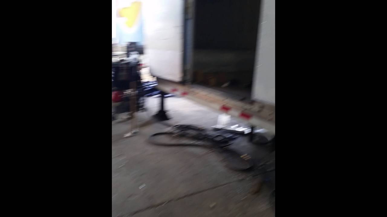 Semi-trailer trailer repair buck riveting aluminum panels