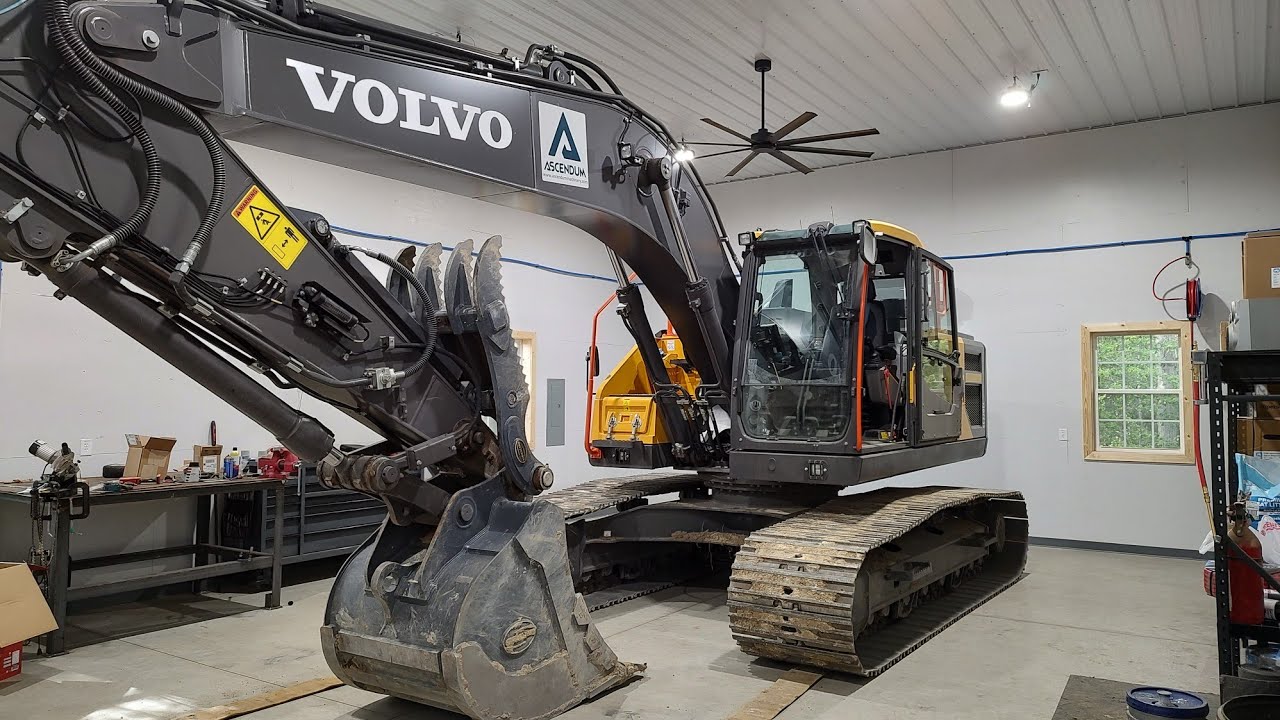 Shop Weekend! Working On Equipment And The New Excavator