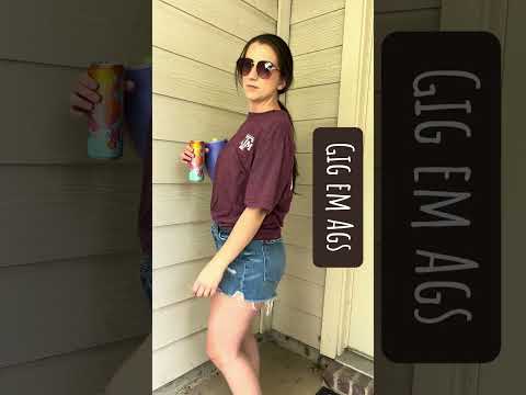 Game day ootd for a 30-year-old mom #gameday #ootd