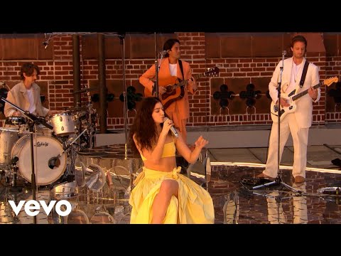 Lorde has a whole compliation of her shushing the crowd while ...