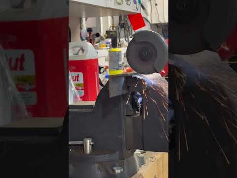 M12 Milwaukee cut off tool vs DEWALT 20v cut off tool. M12 1.5ah Powerstack 1.7ah