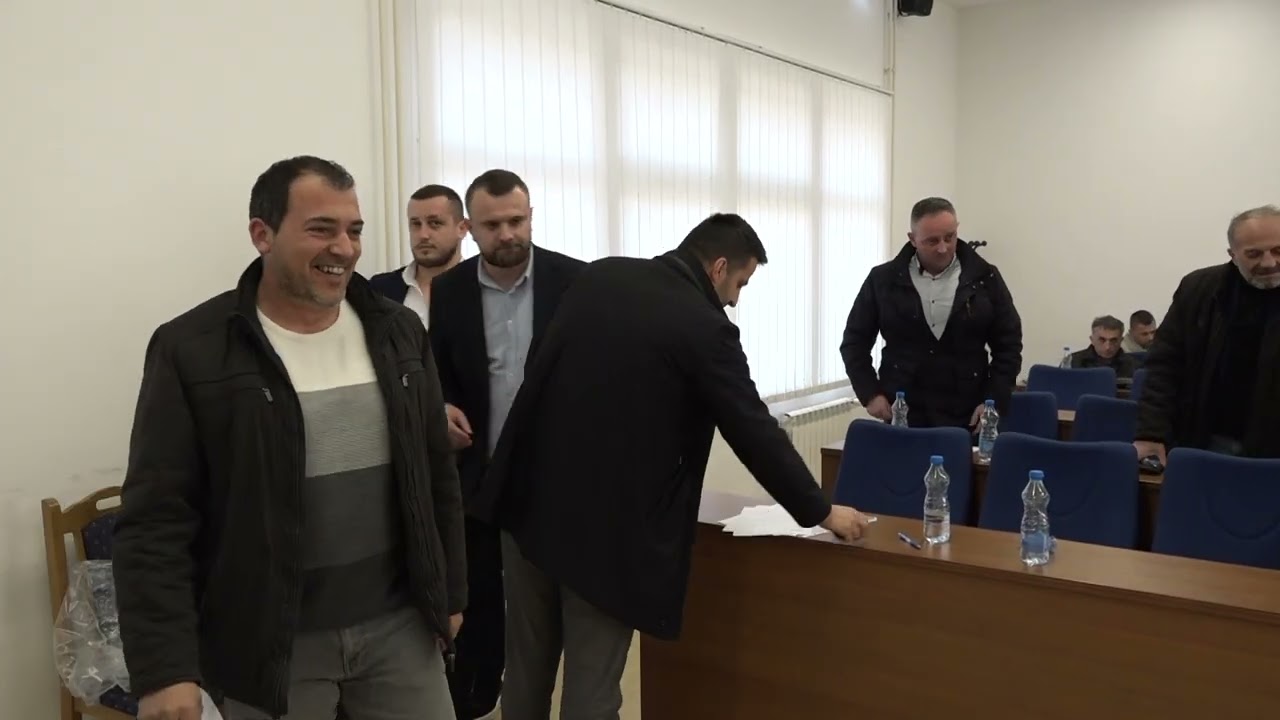 VIJESTI U POLA 7 -  AGOVIĆ PO TREĆI PUT PREDSJEDNIK | Vijesti online