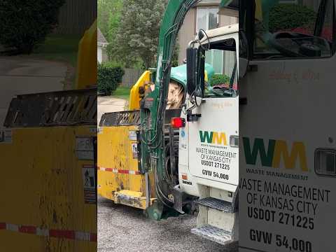Waste Management #garbagetrucks #trashtruck #shortvideo #shorts #short #wastemanagement #recycling