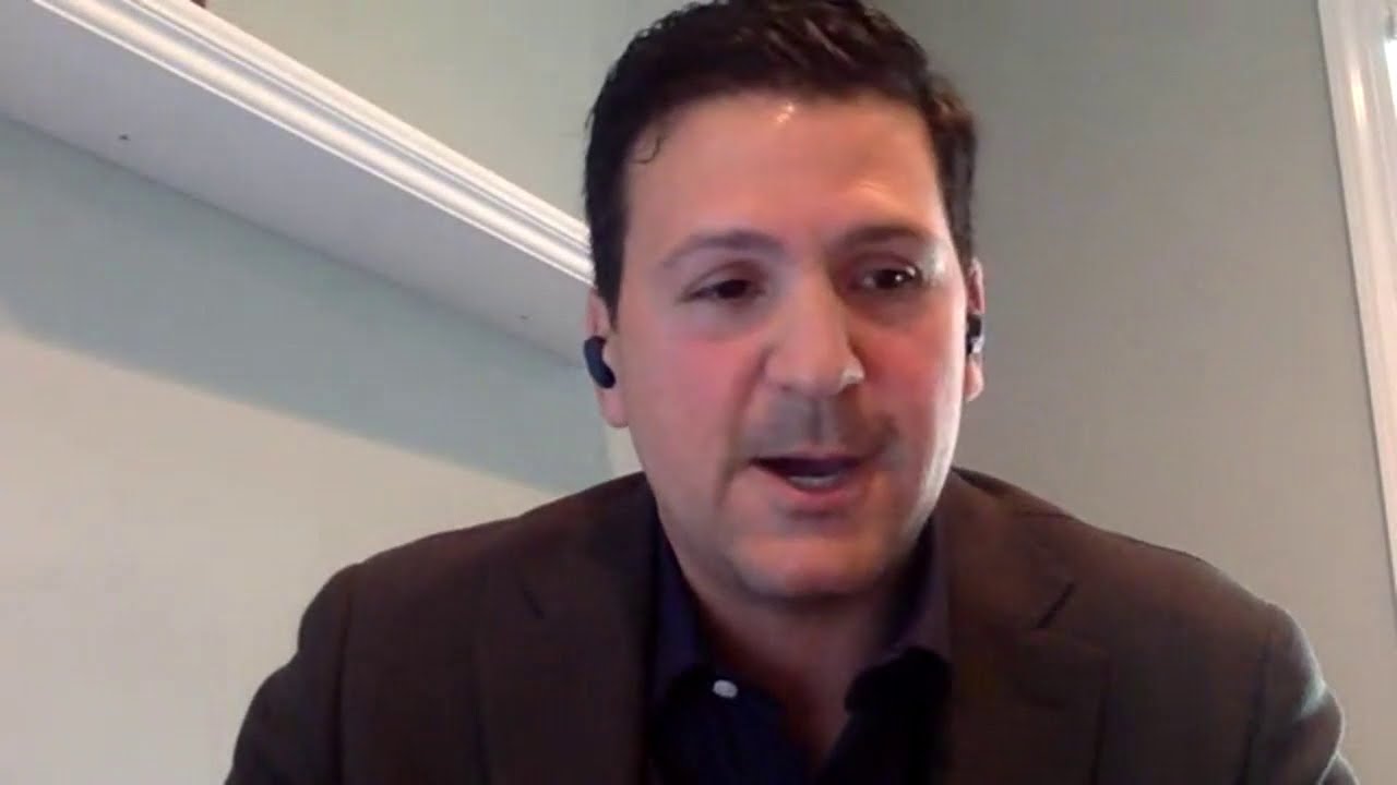 Faces and Places in Fashion: Fashion Service Network