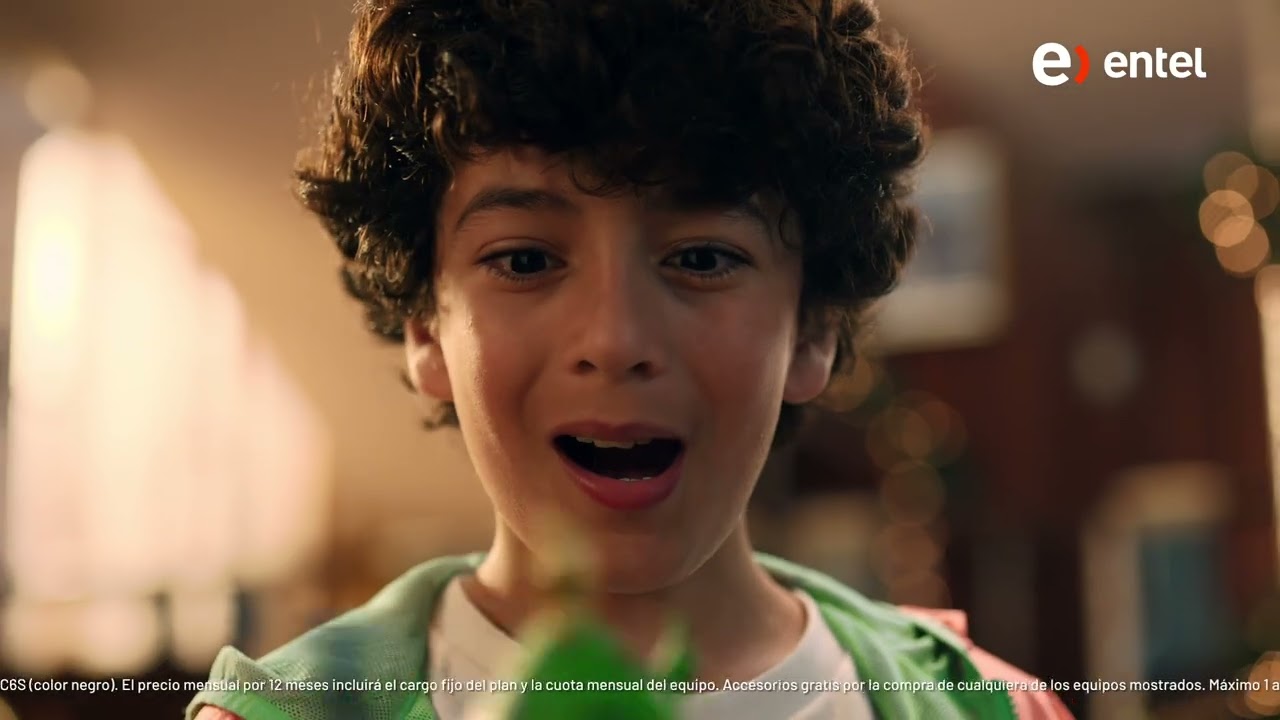 Entel lanza su campaña navideña con el icónico Dimitree - Mercado Negro