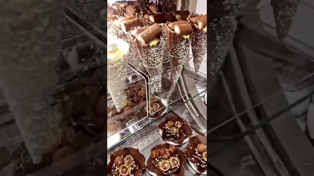 Aquele vitrine de doces, super recheadas! Vem experimentar #confeitaria #osasco #doces