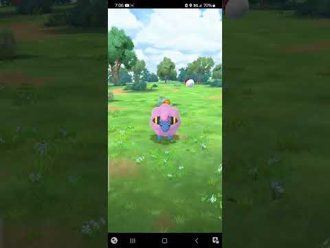 Catching random wild shiny mareep!! #wild #pokemongo #shiny #shinypokemon #mareep