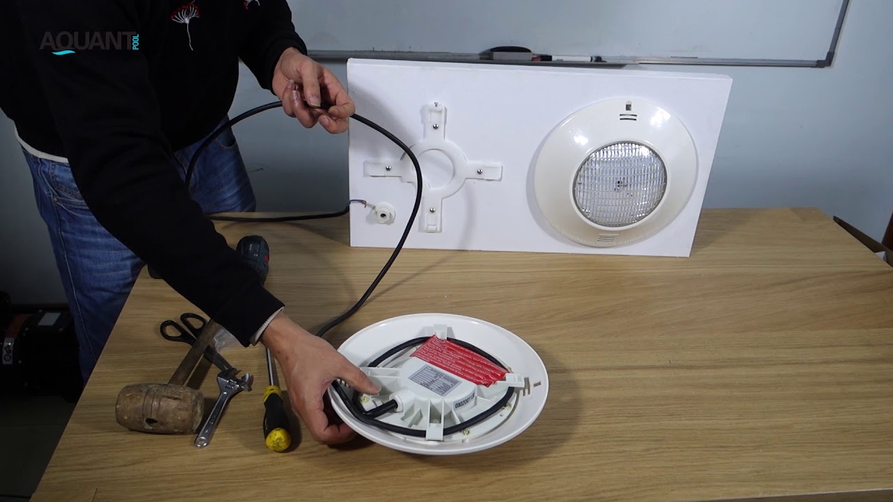 AQUANT STINGRAY underwater light for pools