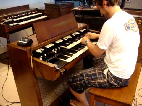Hammond M-102 - Artists Using It | Equipboard
