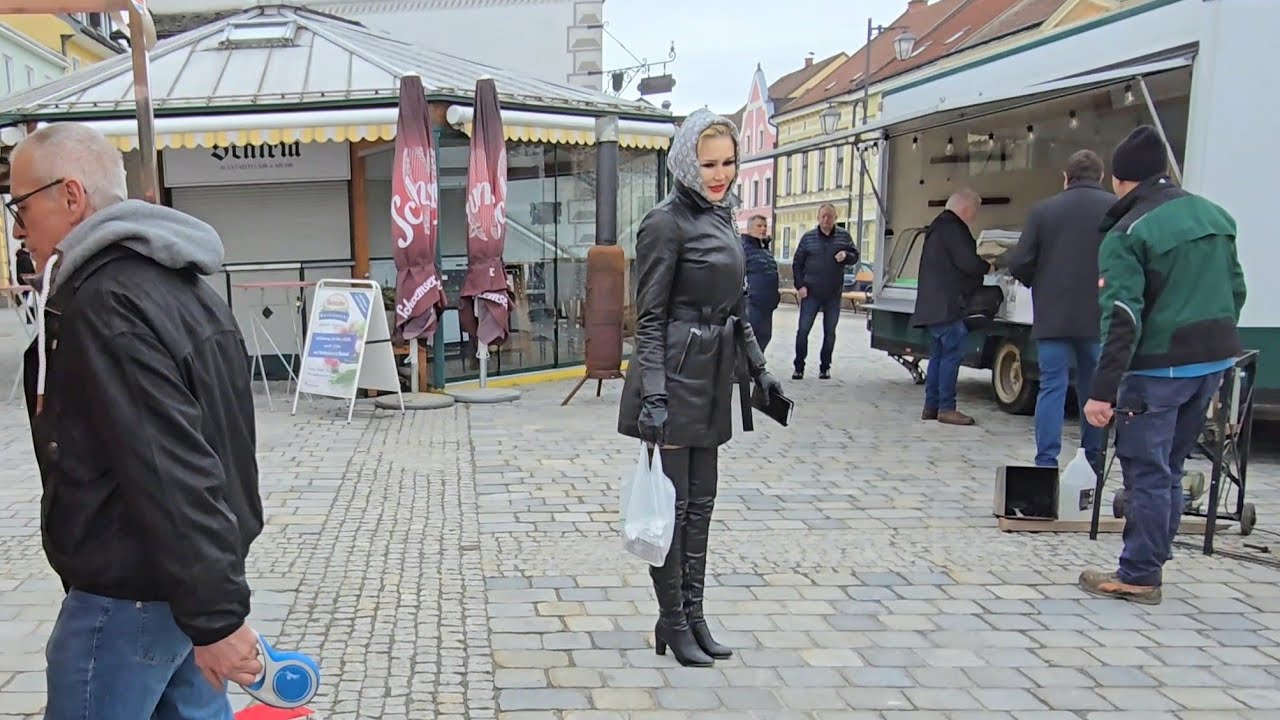 4k, Granate Travelling open air market Gmuend, short coat, thigh high boots