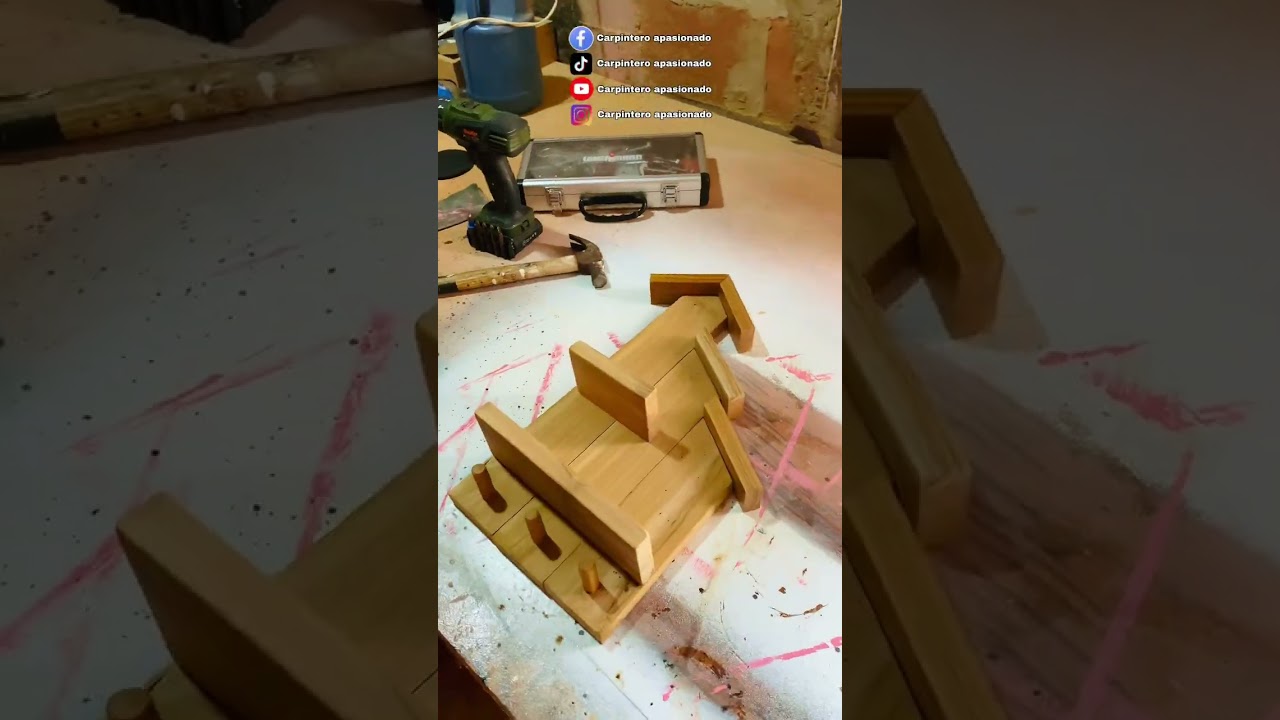 Bonito diseño de repisa porta llaves. #carpinteria #manualidades 🥰✨🔨