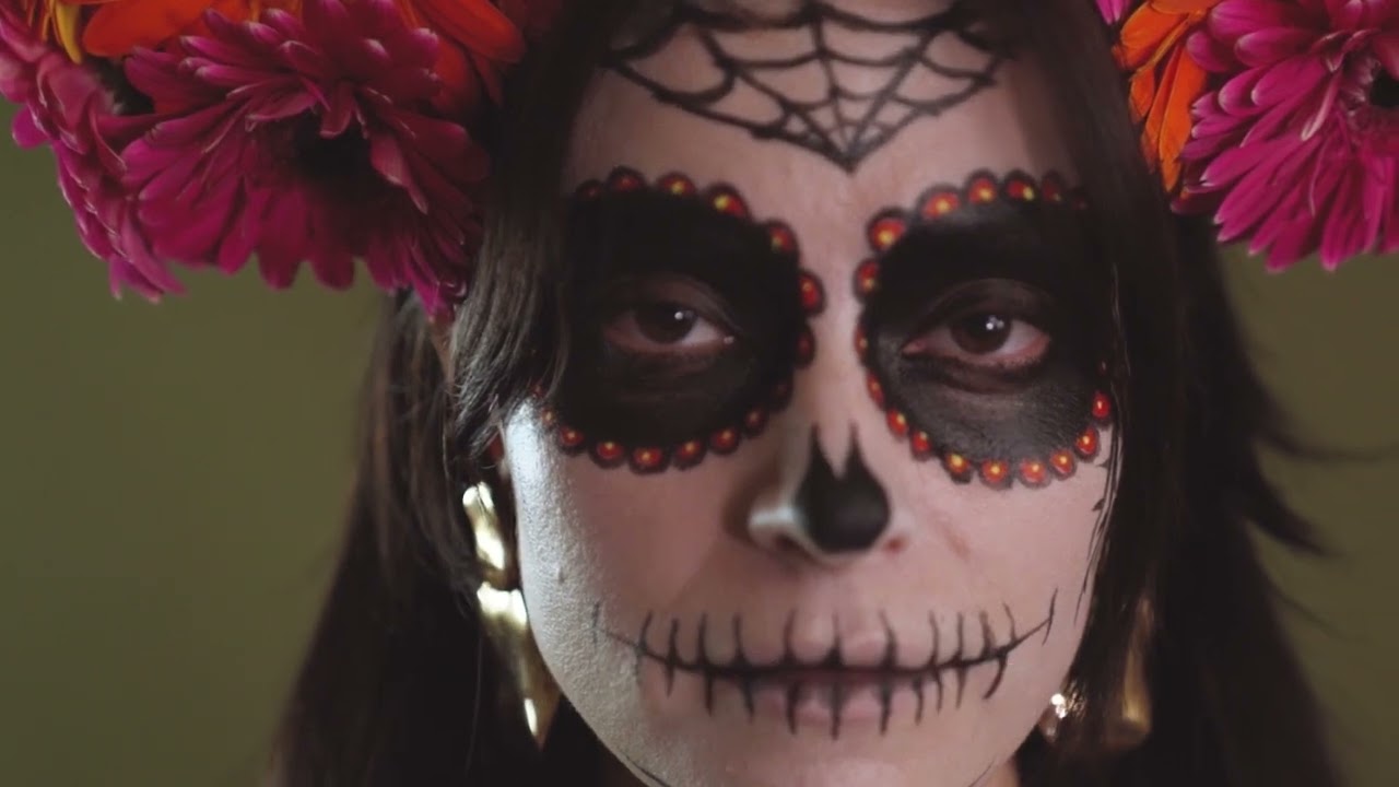 Emo vs. Goth: What's the Difference?