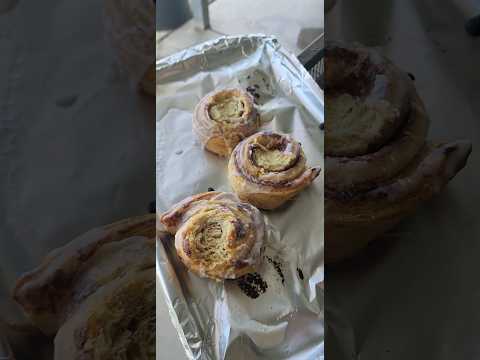 Synonym rolls. Love the middle tho. #Synonymrolls #Synonym #hashtag #eatthemiddle #middle