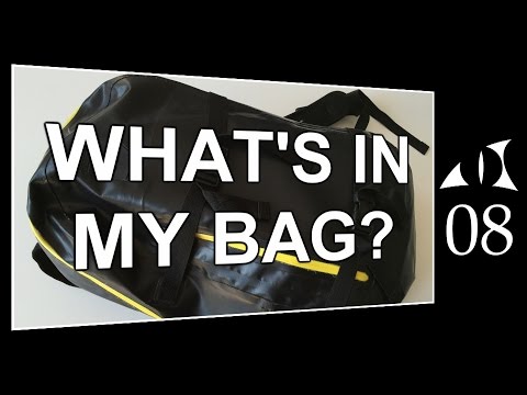 What's in my DJ bag when I travel? - Vlog 08