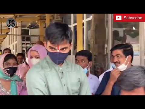 Pawan Kalyan Wife Renu Desai and Kids in Rs 300 Tirumala Queue Line # js fantasy