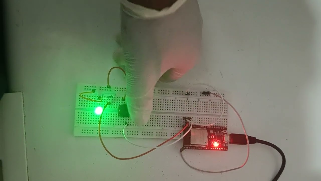 ESP32 Tutorial: How to Control an LED with a Button (Toggle & Debounce)